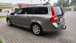 Grey Volvo V70 2010 in Jelgava, with an engine capacity of 2.40 L and mileage of 325 thousand km for 5200 €, photo 4 on AUTOMOTO.COM.LV