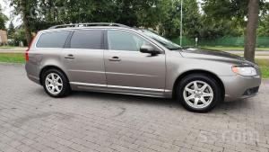 Grey Volvo V70 2010 in Jelgava, with an engine capacity of 2.40 L and mileage of 325 thousand km for 5200 €, photo 7 on AUTOMOTO.COM.LV