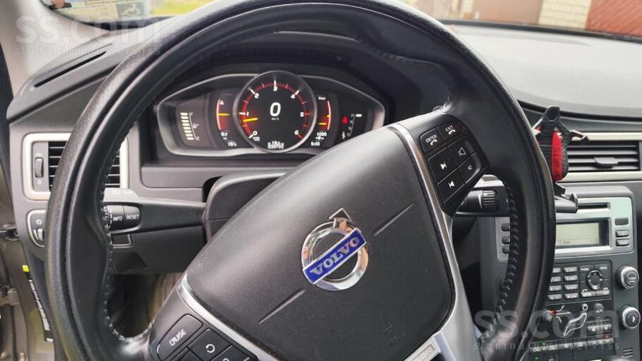 Grey Volvo V70 2010 in Jelgava, with an engine capacity of 2.40 L and mileage of 325 thousand km for 5200 €, photo 14 on AUTOMOTO.COM.LV