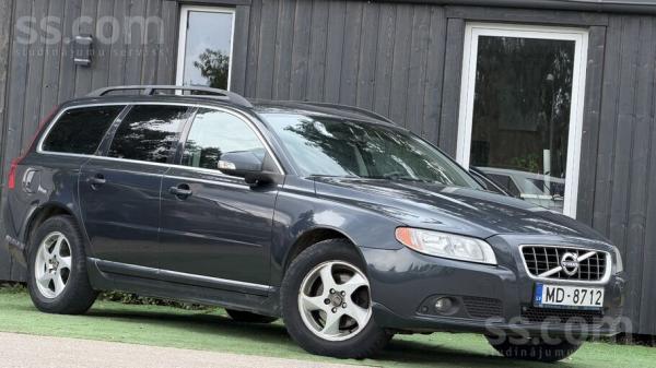 Pelēks Volvo V70 2010 Rīga, ar dzinēja tilpumu 2.40 L un nobraukumu 0 tūkst. km par 2750 €, foto 1 vietnē AUTOMOTO.COM.LV