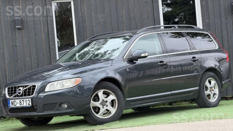 Grey Volvo V70 2010 in Riga, with an engine capacity of 2.40 L and mileage of 0 thousand km for 2750 €, photo 3 on AUTOMOTO.COM.LV