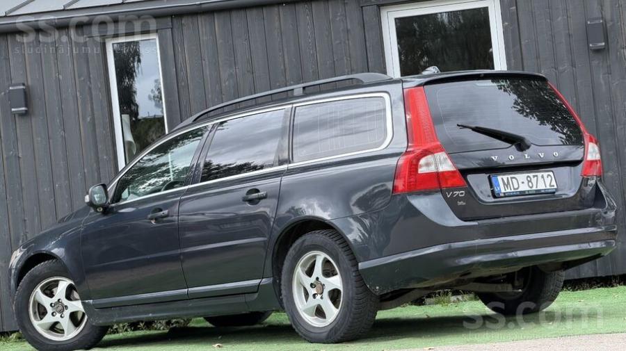 Grey Volvo V70 2010 in Riga, with an engine capacity of 2.40 L and mileage of 0 thousand km for 2750 €, photo 4 on AUTOMOTO.COM.LV
