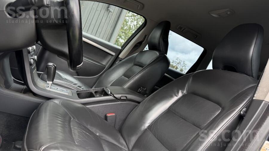 Grey Volvo V70 2010 in Riga, with an engine capacity of 2.40 L and mileage of 0 thousand km for 2750 €, photo 7 on AUTOMOTO.COM.LV