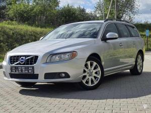 Grey Volvo V70 2010 in Vilnius, with an engine capacity of 2.40 L and mileage of 260 thousand km for 6800 €, photo 4 on AUTOMOTO.COM.LV