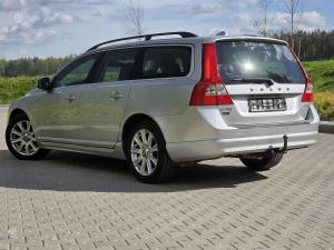 Grey Volvo V70 2010 in Vilnius, with an engine capacity of 2.40 L and mileage of 260 thousand km for 6800 €, photo 6 on AUTOMOTO.COM.LV
