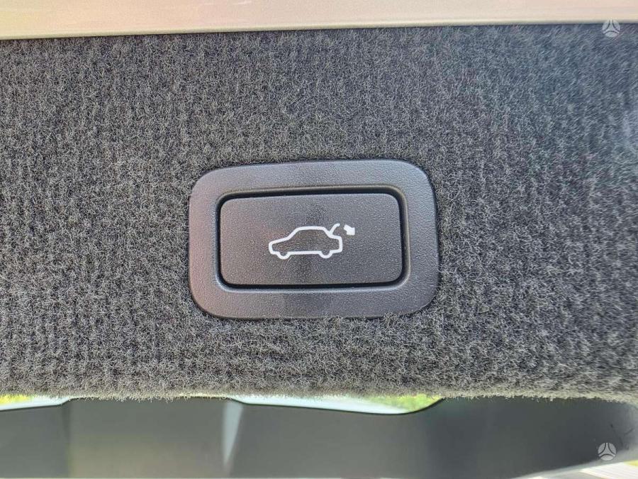 Grey Volvo V70 2010 in Vilnius, with an engine capacity of 2.40 L and mileage of 260 thousand km for 6800 €, photo 17 on AUTOMOTO.COM.LV