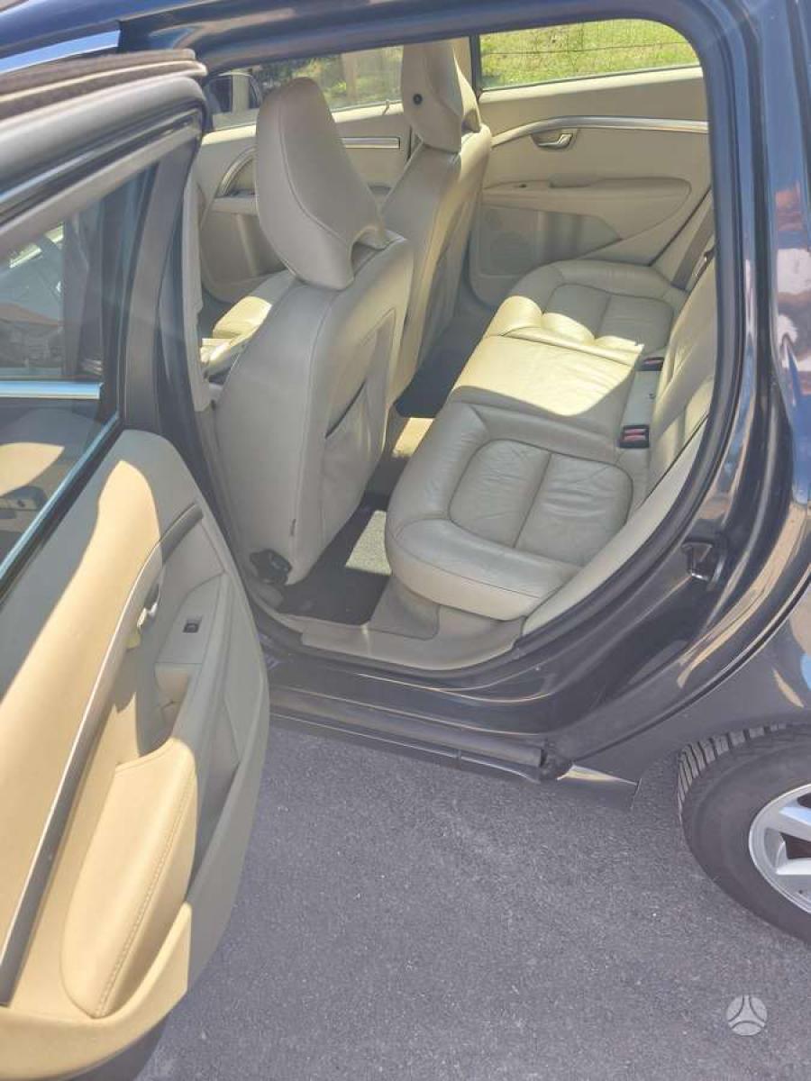 Pelēks Volvo V70 2010 Kauņa, ar dzinēja tilpumu 1.98 L un nobraukumu 311 tūkst. km par 4600 €, foto 13 vietnē AUTOMOTO.COM.LV