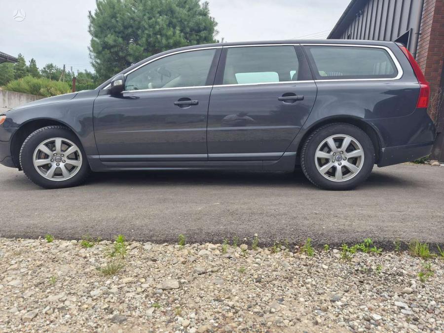Pelēks Volvo V70 2010 Kauņa, ar dzinēja tilpumu 1.98 L un nobraukumu 311 tūkst. km par 4600 €, foto 17 vietnē AUTOMOTO.COM.LV