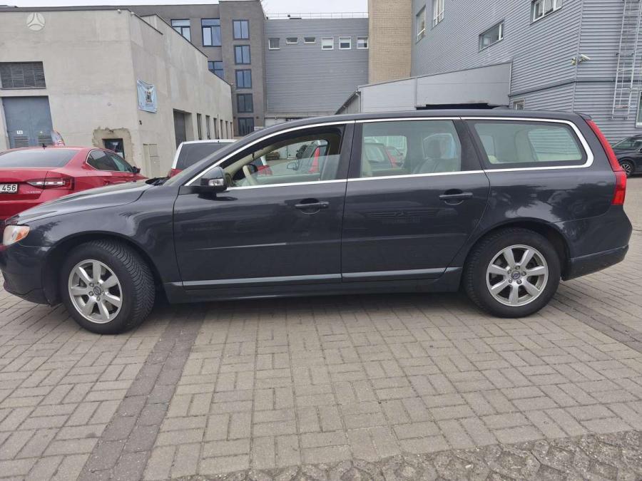 Pelēks Volvo V70 2010 Kauņa, ar dzinēja tilpumu 1.98 L un nobraukumu 311 tūkst. km par 4600 €, foto 22 vietnē AUTOMOTO.COM.LV