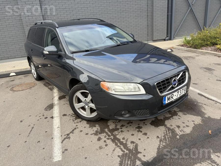 Pelēks Volvo V70 2010 Rīga, ar dzinēja tilpumu 2.00 L un nobraukumu 355 tūkst. km par 3090 €, foto 1 vietnē AUTOMOTO.COM.LV