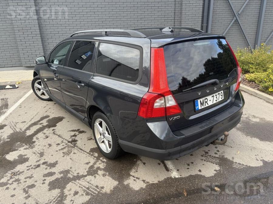 Pelēks Volvo V70 2010 Rīga, ar dzinēja tilpumu 2.00 L un nobraukumu 355 tūkst. km par 3090 €, foto 5 vietnē AUTOMOTO.COM.LV