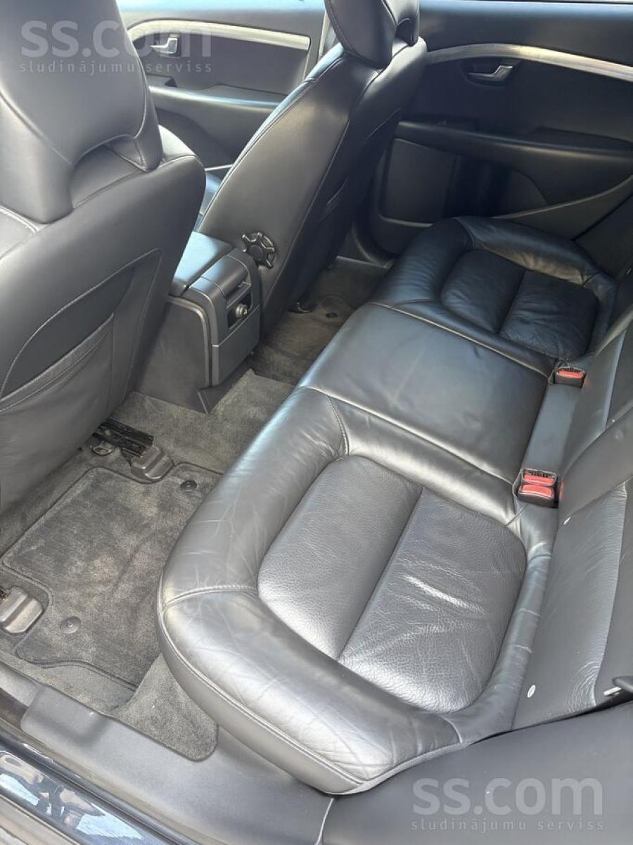 Pelēks Volvo V70 2010 Rīga, ar dzinēja tilpumu 2.00 L un nobraukumu 355 tūkst. km par 3090 €, foto 9 vietnē AUTOMOTO.COM.LV