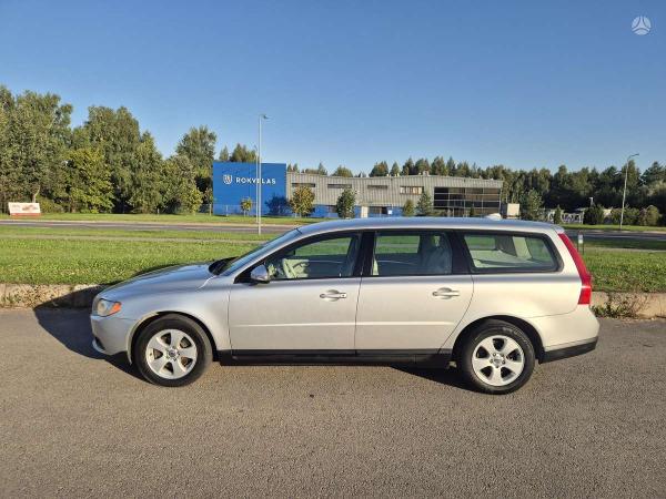 Grey Volvo V70 2010 in Panevezys, with an engine capacity of 2.00 L and mileage of 93 thousand km for 4950 €, photo 4 on AUTOMOTO.COM.LV