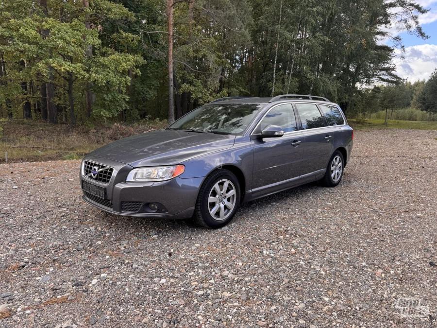 Grey Volvo V70 2010 in Jonava, with an engine capacity of 1.60 L and mileage of 269 thousand km for 5750 €, photo 1 on AUTOMOTO.COM.LV