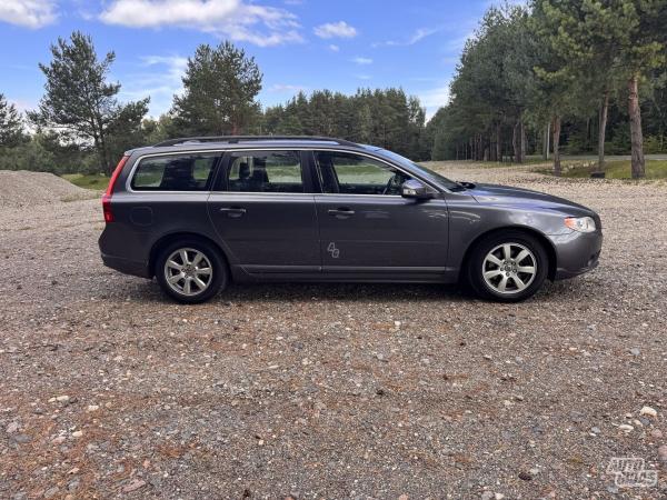 Grey Volvo V70 2010 in Jonava, with an engine capacity of 1.60 L and mileage of 269 thousand km for 5750 €, photo 5 on AUTOMOTO.COM.LV