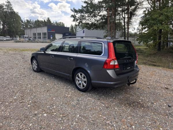 Grey Volvo V70 2010 in Jonava, with an engine capacity of 1.60 L and mileage of 269 thousand km for 5750 €, photo 8 on AUTOMOTO.COM.LV
