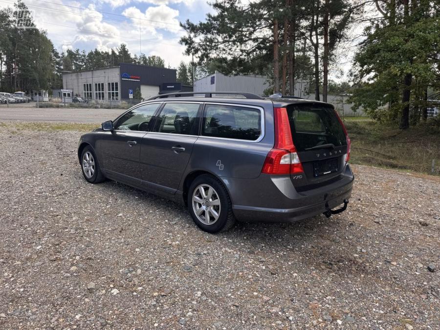 Grey Volvo V70 2010 in Jonava, with an engine capacity of 1.60 L and mileage of 269 thousand km for 5750 €, photo 8 on AUTOMOTO.COM.LV