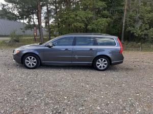 Grey Volvo V70 2010 in Jonava, with an engine capacity of 1.60 L and mileage of 269 thousand km for 5750 €, photo 9 on AUTOMOTO.COM.LV