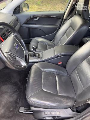 Grey Volvo V70 2010 in Jonava, with an engine capacity of 1.60 L and mileage of 269 thousand km for 5750 €, photo 12 on AUTOMOTO.COM.LV