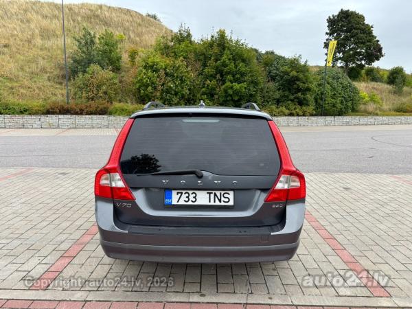 Pelēks Volvo V70 2010 Rakvere, ar dzinēja tilpumu 2.40 L un nobraukumu 327 tūkst. km par 5600 €, foto 7 vietnē AUTOMOTO.COM.LV