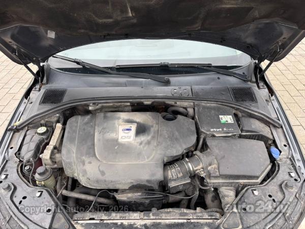 Pelēks Volvo V70 2010 Rakvere, ar dzinēja tilpumu 2.40 L un nobraukumu 327 tūkst. km par 5600 €, foto 11 vietnē AUTOMOTO.COM.LV