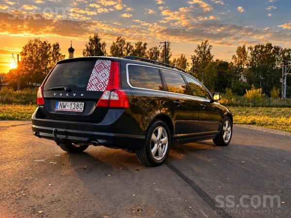 Pelēks Volvo V70 2010 Rīga, ar dzinēja tilpumu 2.40 L un nobraukumu 0 tūkst. km par 3990 €, foto 4 vietnē AUTOMOTO.COM.LV