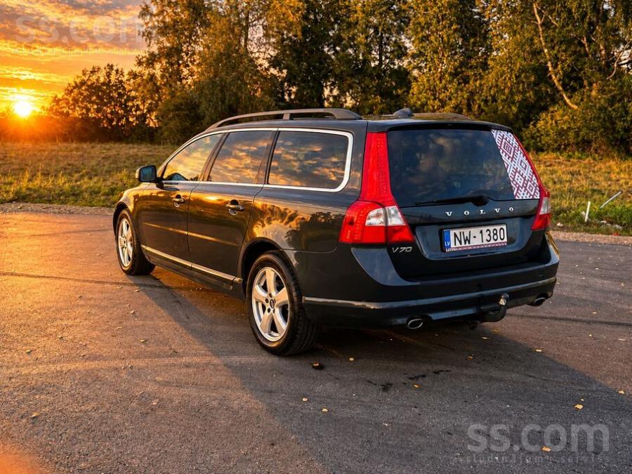 Pelēks Volvo V70 2010 Rīga, ar dzinēja tilpumu 2.40 L un nobraukumu 0 tūkst. km par 3990 €, foto 5 vietnē AUTOMOTO.COM.LV