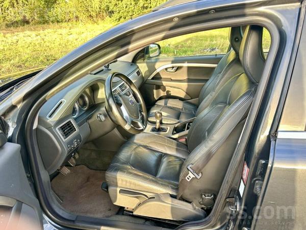 Pelēks Volvo V70 2010 Rīga, ar dzinēja tilpumu 2.40 L un nobraukumu 0 tūkst. km par 3990 €, foto 9 vietnē AUTOMOTO.COM.LV