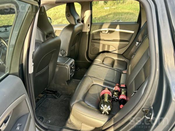 Pelēks Volvo V70 2010 Rīga, ar dzinēja tilpumu 2.40 L un nobraukumu 0 tūkst. km par 3990 €, foto 11 vietnē AUTOMOTO.COM.LV