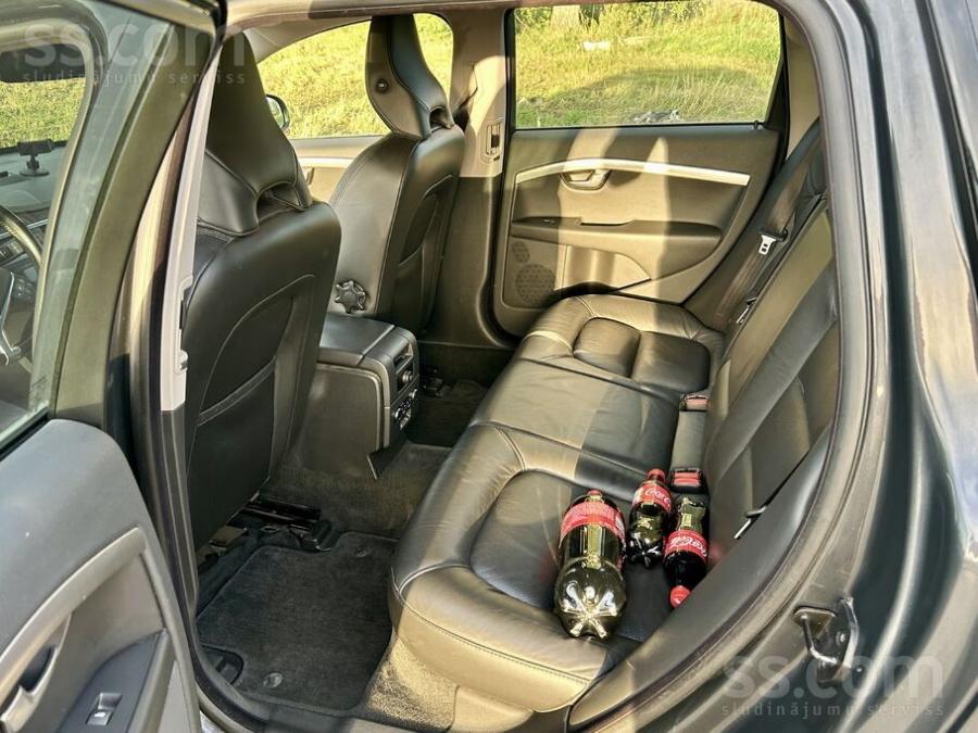 Pelēks Volvo V70 2010 Rīga, ar dzinēja tilpumu 2.40 L un nobraukumu 0 tūkst. km par 3990 €, foto 11 vietnē AUTOMOTO.COM.LV