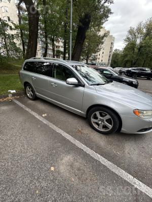 Pelēks Volvo V70 2010 Rīga, ar dzinēja tilpumu 1.90 L un nobraukumu 333 tūkst. km par 4900 €, foto 4 vietnē AUTOMOTO.COM.LV