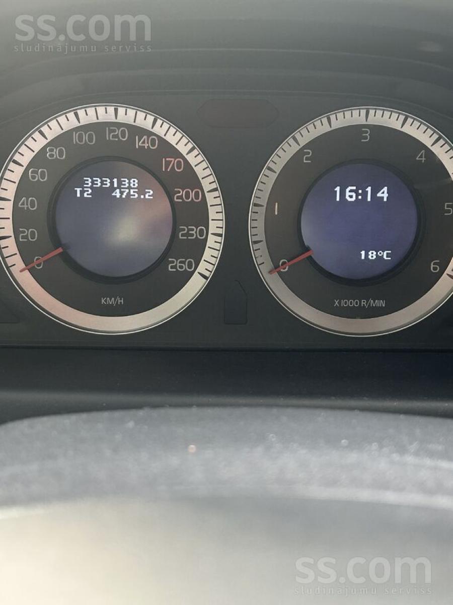 Pelēks Volvo V70 2010 Rīga, ar dzinēja tilpumu 1.90 L un nobraukumu 333 tūkst. km par 4900 €, foto 5 vietnē AUTOMOTO.COM.LV