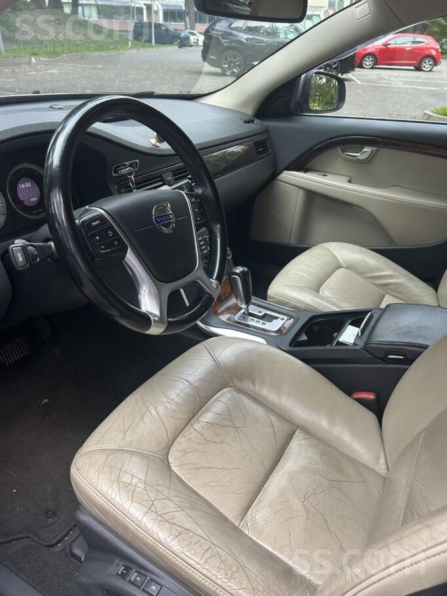 Pelēks Volvo V70 2010 Rīga, ar dzinēja tilpumu 1.90 L un nobraukumu 333 tūkst. km par 4900 €, foto 7 vietnē AUTOMOTO.COM.LV