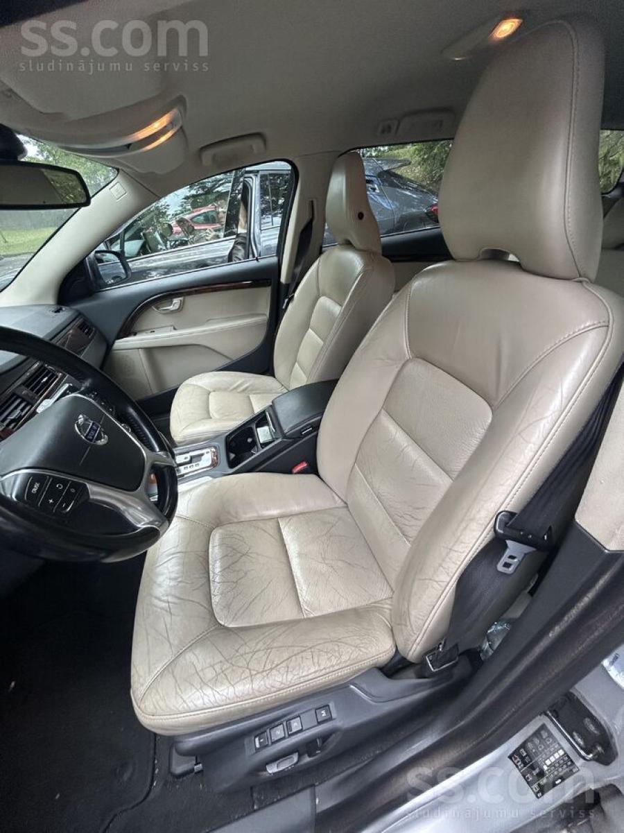 Pelēks Volvo V70 2010 Rīga, ar dzinēja tilpumu 1.90 L un nobraukumu 333 tūkst. km par 4900 €, foto 8 vietnē AUTOMOTO.COM.LV