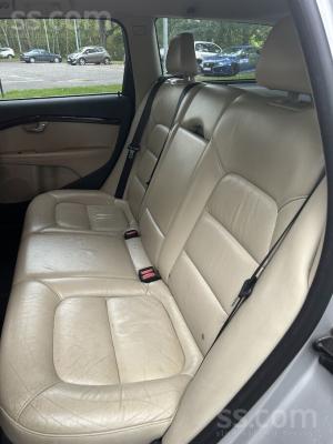 Pelēks Volvo V70 2010 Rīga, ar dzinēja tilpumu 1.90 L un nobraukumu 333 tūkst. km par 4900 €, foto 10 vietnē AUTOMOTO.COM.LV