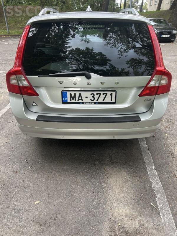 Volvo V70 2010 in Riga on AUTOMOTO.COM.LV Grey Volvo V70 2010 in Riga, with an engine capacity of 1.90 L and mileage of 333 thousand km for 4900 €, photo 11 on AUTOMOTO.COM.LV