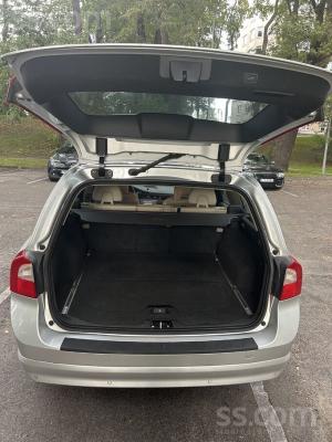 Pelēks Volvo V70 2010 Rīga, ar dzinēja tilpumu 1.90 L un nobraukumu 333 tūkst. km par 4900 €, foto 12 vietnē AUTOMOTO.COM.LV