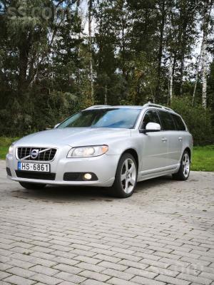 Pelēks Volvo V70 2010 Jelgava, ar dzinēja tilpumu 2.40 L un nobraukumu 421 tūkst. km par 2700 €, foto  vietnē AUTOMOTO.COM.LV