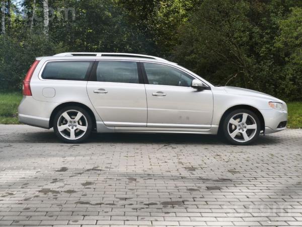 Вольво В70 2010 в Елгава на AUTOMOTO.COM.LV Серый Вольво В70 2010 в Елгава, объемом двигателя 2.40 л и пробегом 421 тыс. км за 2700 €, фото 5 на AUTOMOTO.COM.LV