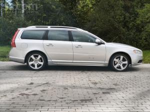 Pelēks Volvo V70 2010 Jelgava, ar dzinēja tilpumu 2.40 L un nobraukumu 421 tūkst. km par 2700 €, foto 5 vietnē AUTOMOTO.COM.LV