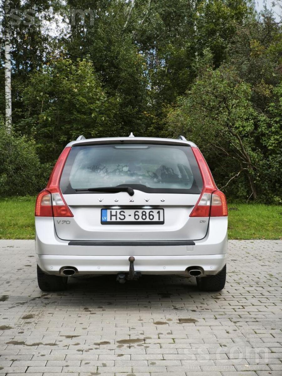 Pelēks Volvo V70 2010 Jelgava, ar dzinēja tilpumu 2.40 L un nobraukumu 421 tūkst. km par 2700 €, foto 7 vietnē AUTOMOTO.COM.LV