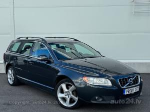 Grey Volvo V70 2010 in Tallinn, with an engine capacity of 2.40 L and mileage of 385 thousand km for 4399 €, photo 1 on AUTOMOTO.COM.LV
