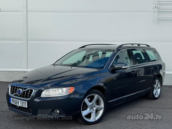 Volvo V70 2010 Tallina vietnē Pelēks Volvo V70 2010 Tallina, ar dzinēja tilpumu 2.40 L un nobraukumu 385 tūkst. km par 4399 €, foto 3 vietnē AUTOMOTO.COM.LV