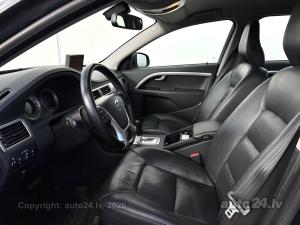 Grey Volvo V70 2010 in Tallinn, with an engine capacity of 2.40 L and mileage of 385 thousand km for 4399 €, photo 6 on AUTOMOTO.COM.LV