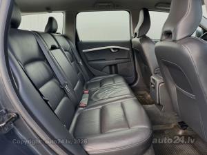 Grey Volvo V70 2010 in Tallinn, with an engine capacity of 2.40 L and mileage of 385 thousand km for 4399 €, photo 12 on AUTOMOTO.COM.LV