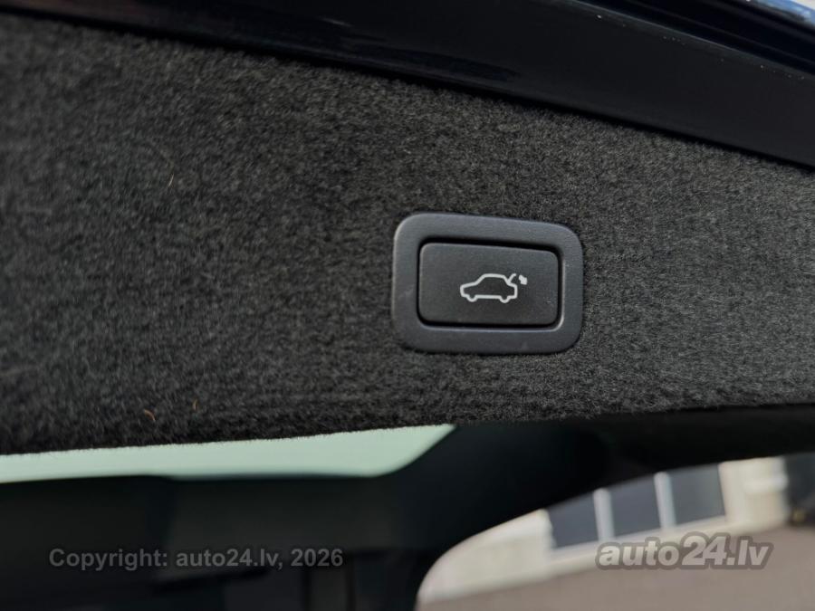 Grey Volvo V70 2010 in Tallinn, with an engine capacity of 2.40 L and mileage of 385 thousand km for 4399 €, photo 16 on AUTOMOTO.COM.LV