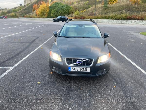 Grey Volvo V70 2010 in Tartu, with an engine capacity of 2.40 L and mileage of 488 thousand km for 4499 €, photo 3 on AUTOMOTO.COM.LV