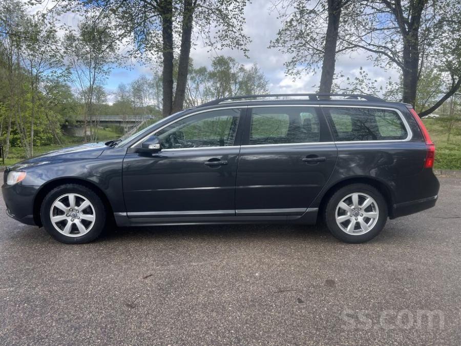 Pelēks Volvo V70 2011 Rēzekne, ar dzinēja tilpumu 1.60 L un nobraukumu 0 tūkst. km par 2700 €, foto 3 vietnē AUTOMOTO.COM.LV
