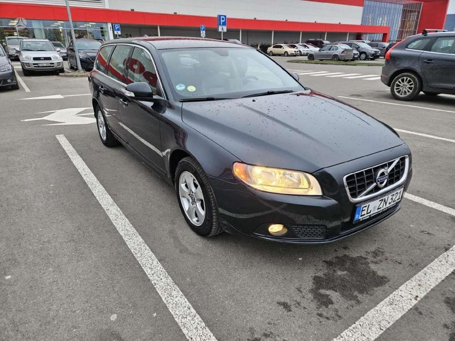 Pelēks Volvo V70 2011 Kauņa, ar dzinēja tilpumu 1.98 L un nobraukumu 290 tūkst. km par 4750 €, foto 1 vietnē AUTOMOTO.COM.LV