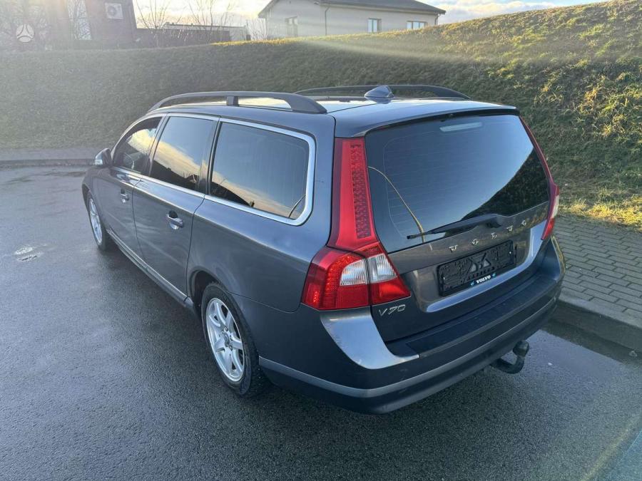 Grey Volvo V70 2011 in Kaunas, with an engine capacity of 1.60 L and mileage of 248 thousand km for 4690 €, photo 4 on AUTOMOTO.COM.LV